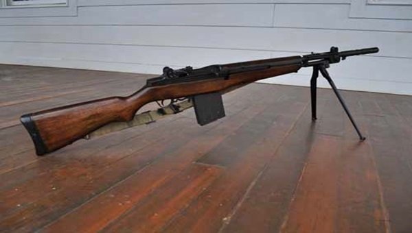 Cerita di Balik Kehebatan Senapan Serbu Buatan Pindad - Metrum